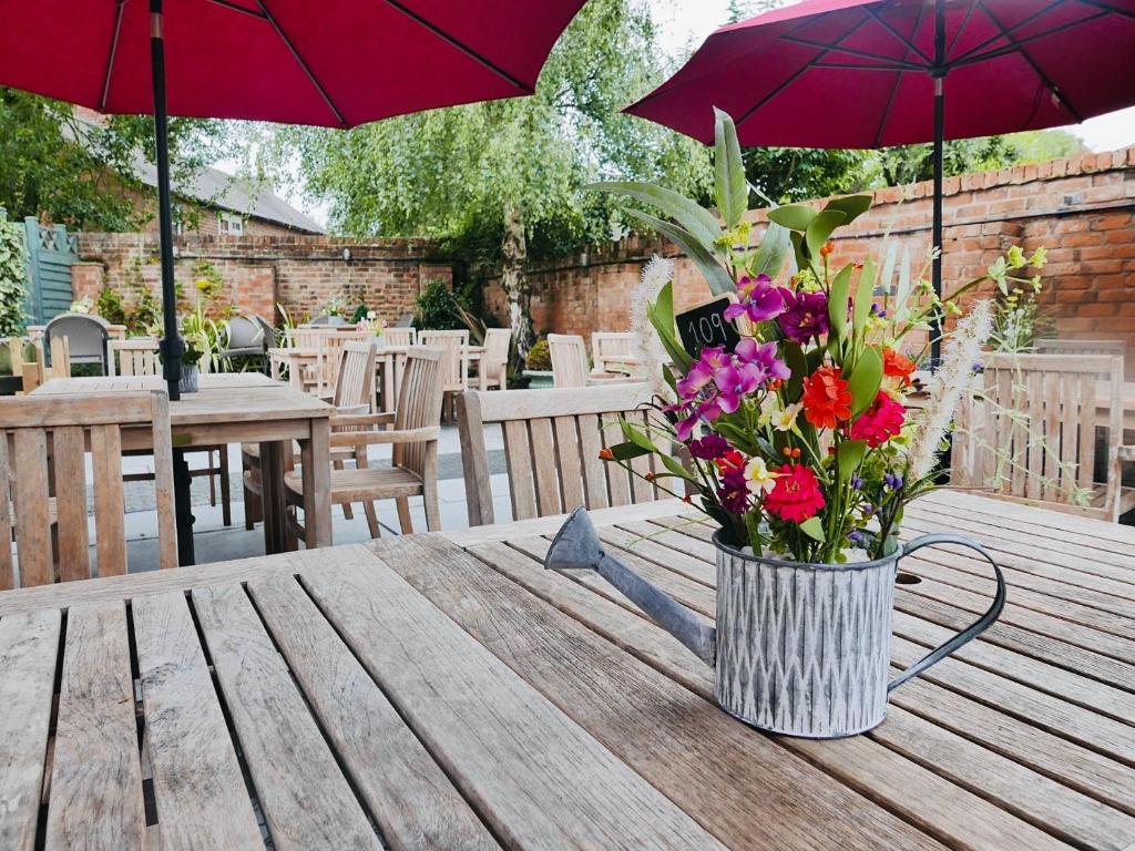 The Boot Inn, Repton I Derby I Derbyshire I Stay in a Pub