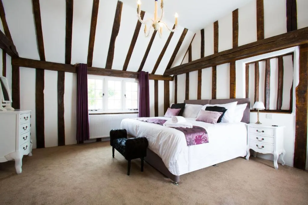 The Harvard Inn Stock Essex