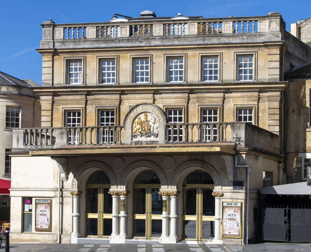 Top 5 Things to See & Do in Bath - Stay in a Pub