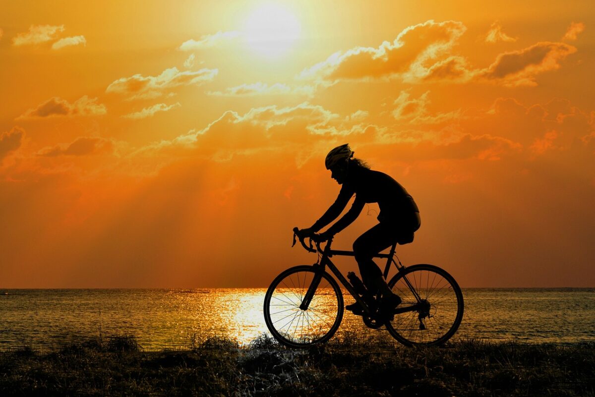 10 UK Cycling Routes Perfect for This Time of Year - Stay in a Pub