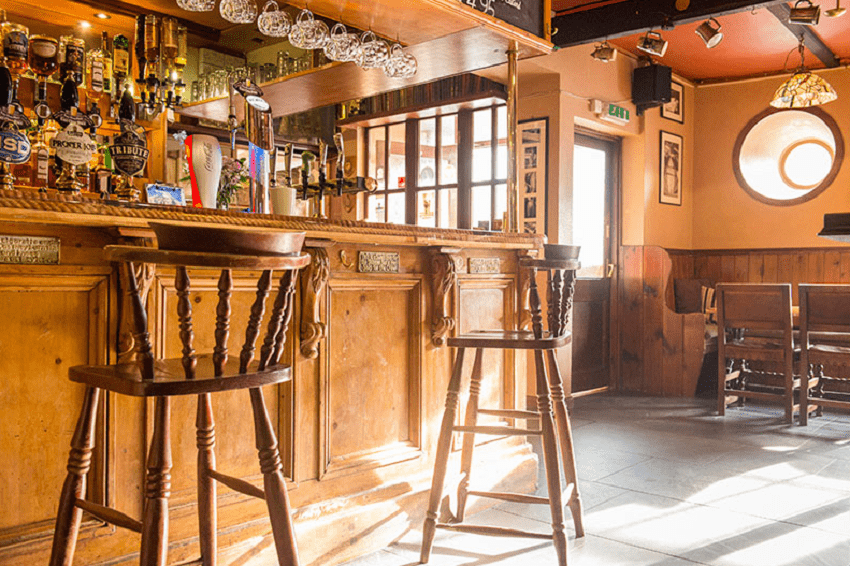 St. Agnes Hotel - Stay in a Pub