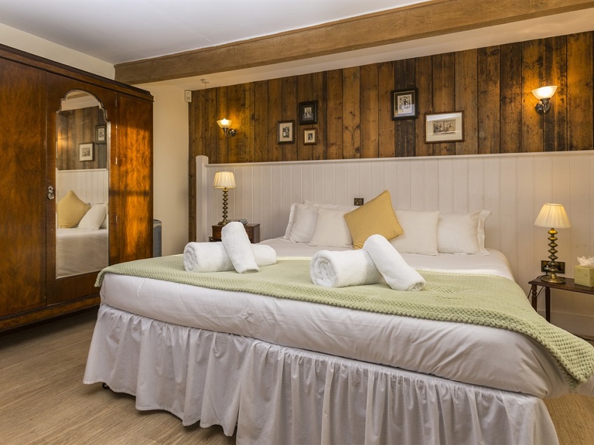 The Blue Ball Inn, Sidford I Devon I Stay in a Pub I Book Now