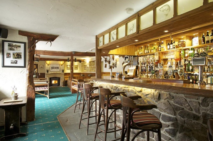The Exmoor White Horse Inn - Stay in a Pub